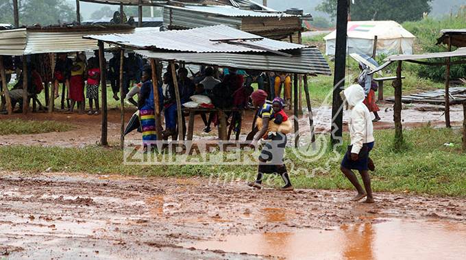 Idai survivors remain in tents as rainy season nears - Zimbabwe Situation