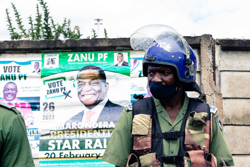 U.S. Senate Aides' Ordeal in Zimbabwe Stuns Diplomats - Zimbabwe Situation