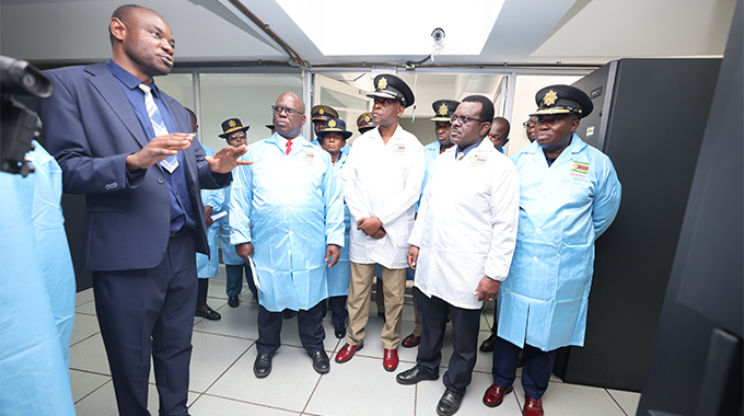 Police go digital, roadblocks to stay - Zimbabwe Situation
